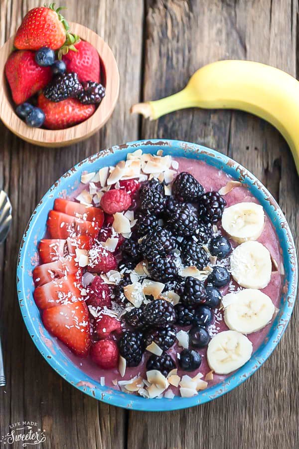 5 Healthy & Delicious Detox Smoothies + Video!